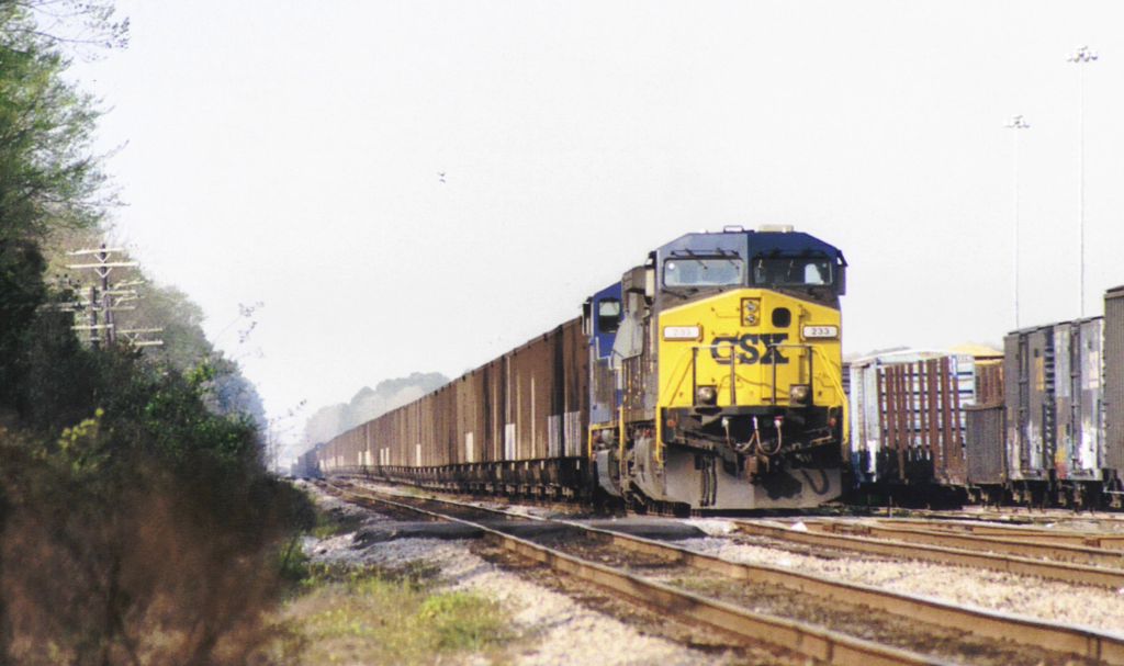 N/B empty hopper train